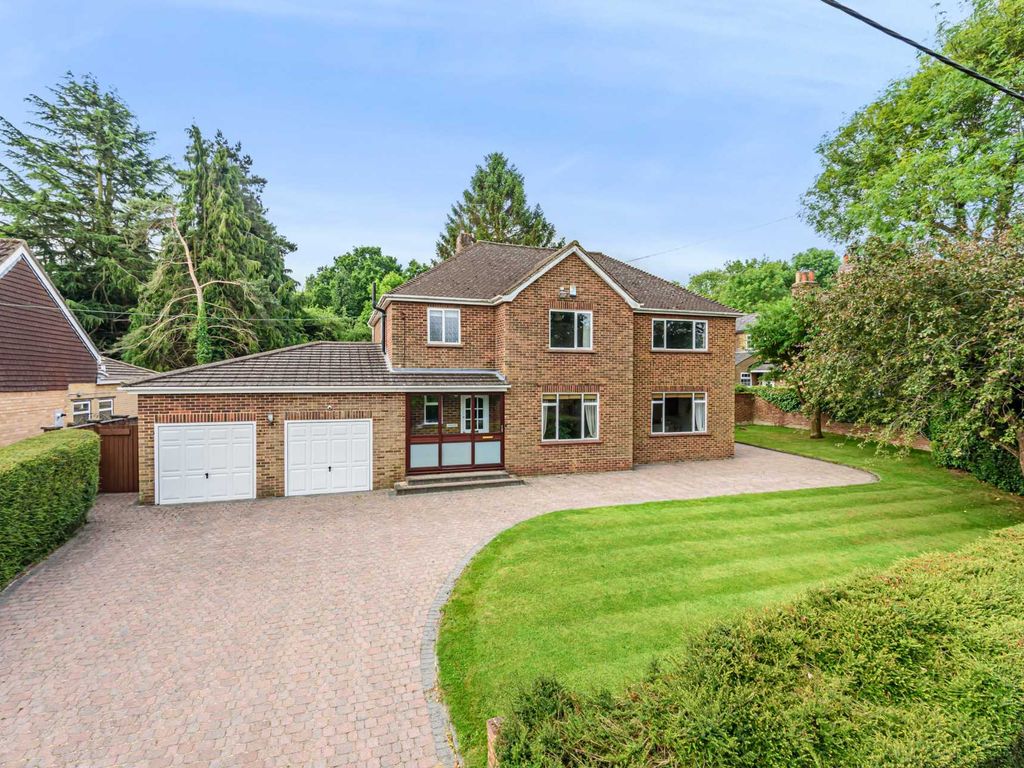 5 bed detached house for sale in Pear Tree Lane, Shorne DA12 - Zoopla