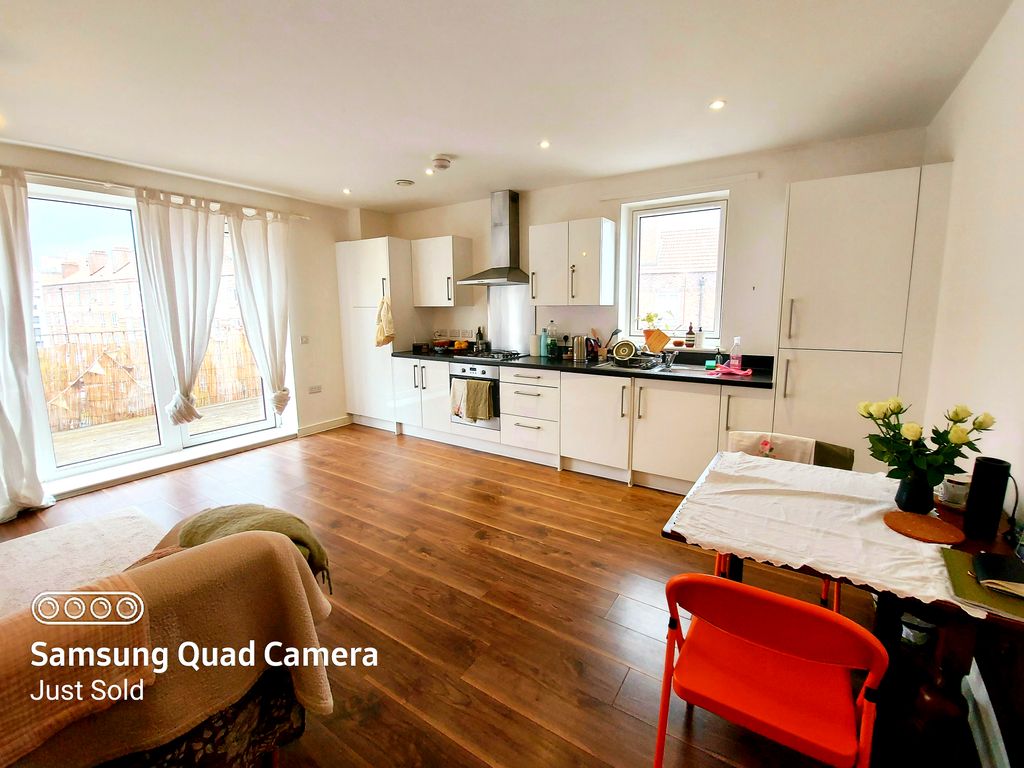 2 bed flat for sale in Retreat Place, Hackney E9 - Zoopla