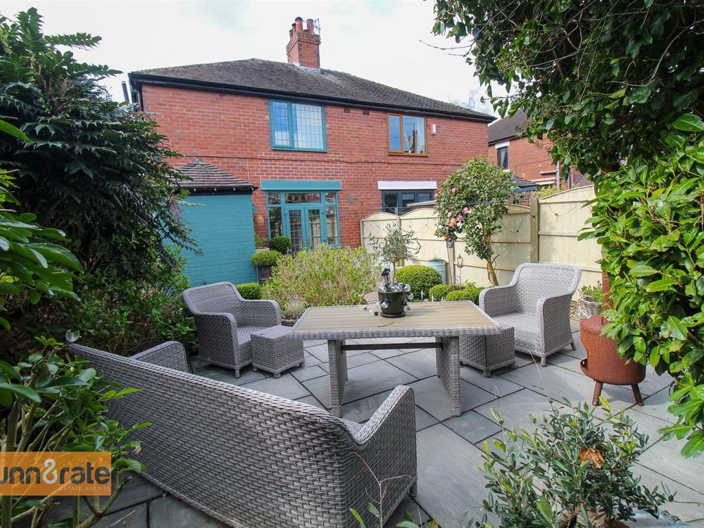 3 Bed Semi Detached House For Sale In Kelvin Avenue Birches Head