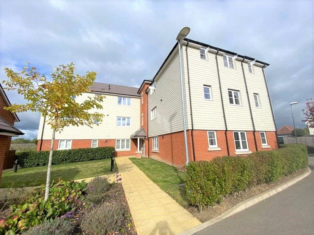 2 Bed Flat For Sale In Highfield Place Diamond Jubilee Way Wokingham