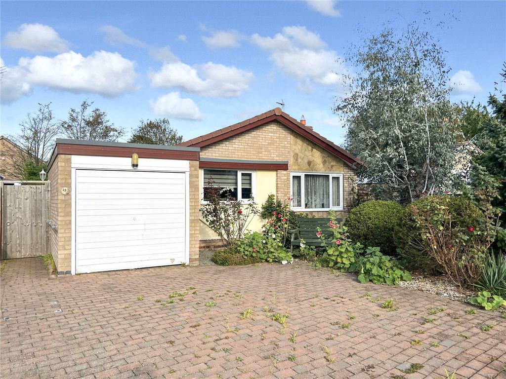 2 Bed Bungalow For Sale In Gayhurst Close Wigston Leicestershire Le18