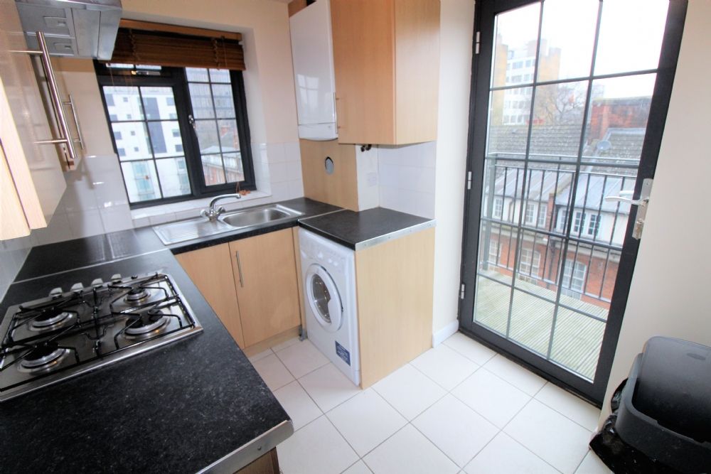 3 bed flat to rent in Grafton Place, London NW1, £3,900 pcm - Zoopla