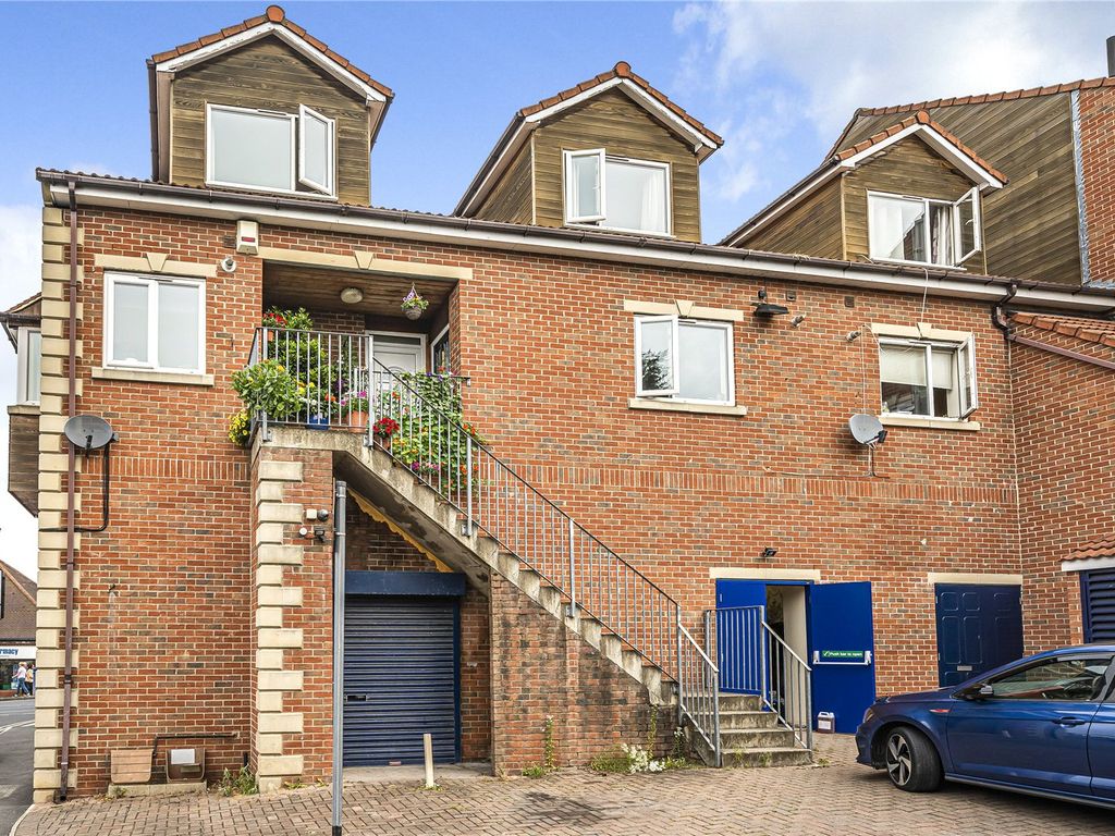 3 bed flat for sale in Hunters Way, Leeds, West Yorkshire, UK LS15 - Zoopla