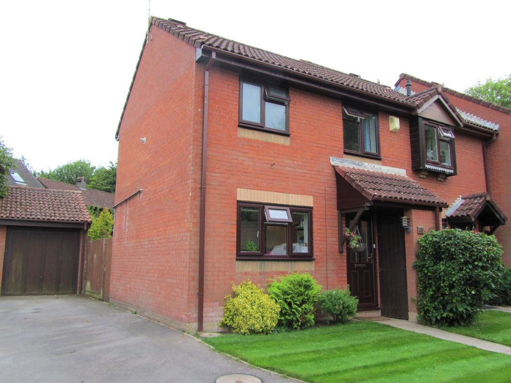 2 bed end terrace house to rent in Clover Way, Hedge End, Southampton ...