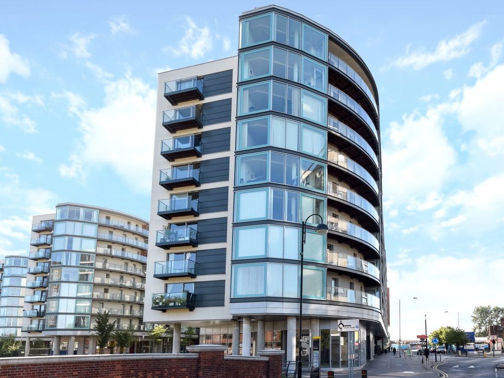 2 bed flat for sale in Cardinal Building, Station Approach, Hayes ...