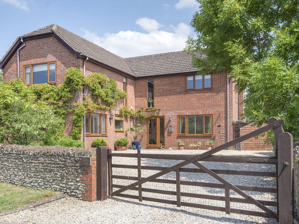 5 Bed Detached House For Sale In High Street Watchfield Swindon