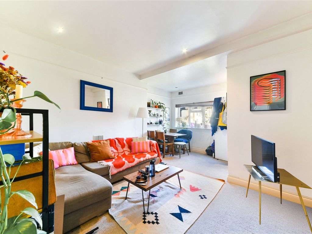 2 bed flat for sale in Amhurst Road, London E8 - Zoopla