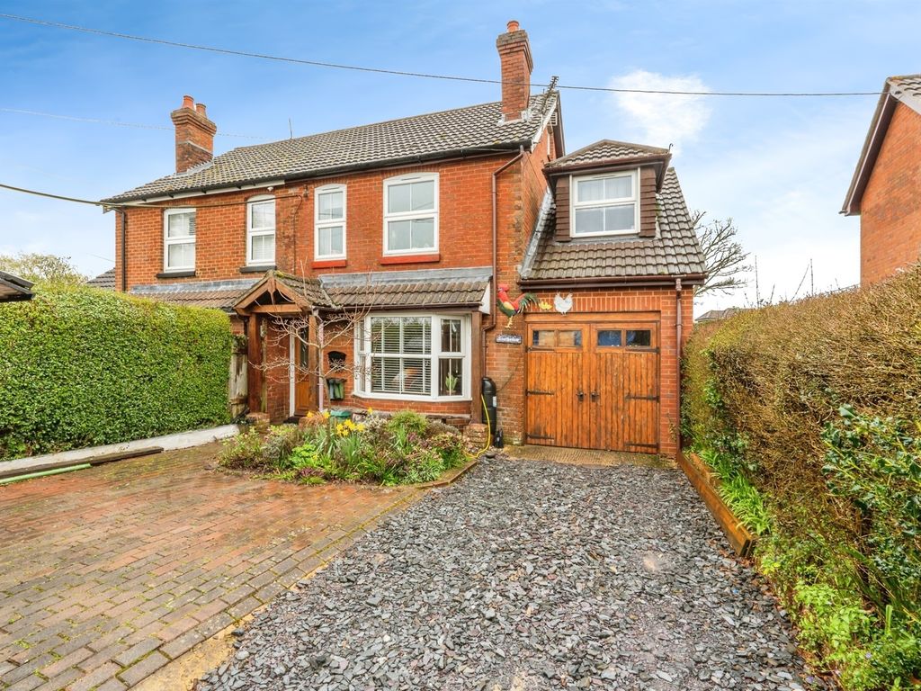 3 Bed Semi Detached House For Sale In Southampton Road Cadnam