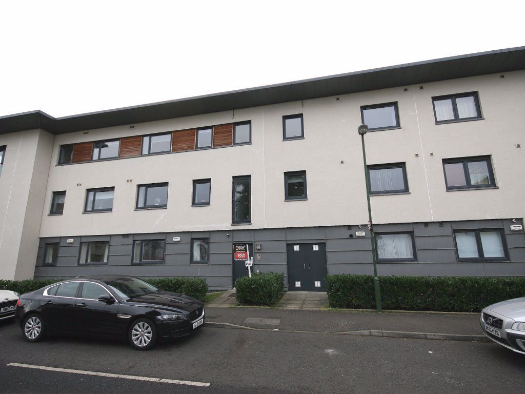 2 bed flat to rent in Burnbrae Drive, East Craigs, Edinburgh EH12 - Zoopla