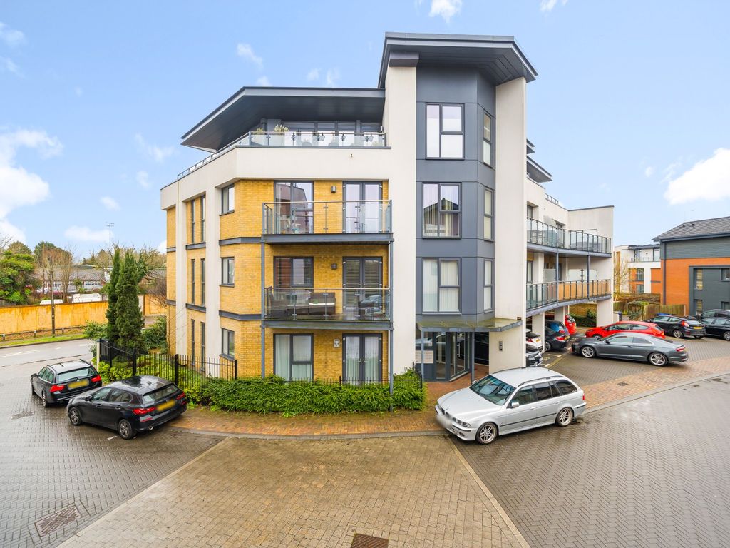 Houses For Sale Sycamore Avenue Woking at Jean Begaye blog