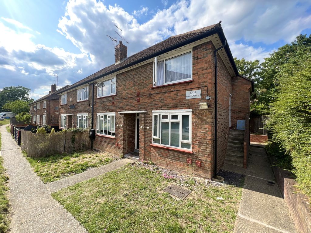 2 bed maisonette for sale in Moat Crescent, Finchley N3 - Zoopla