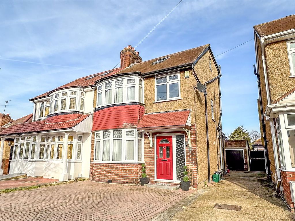 4 bed semi-detached house for sale in Stirling Road, Hayes UB3, £ ...