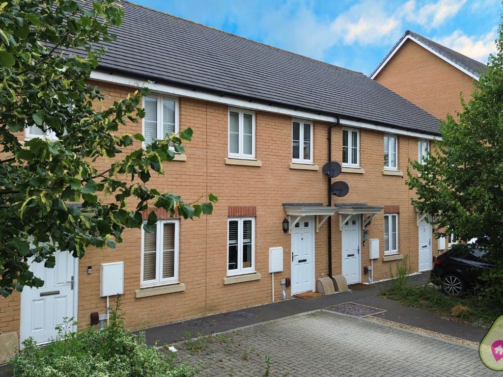 2 bed terraced house for sale in Hambleton Way, Winnersh, Wokingham ...