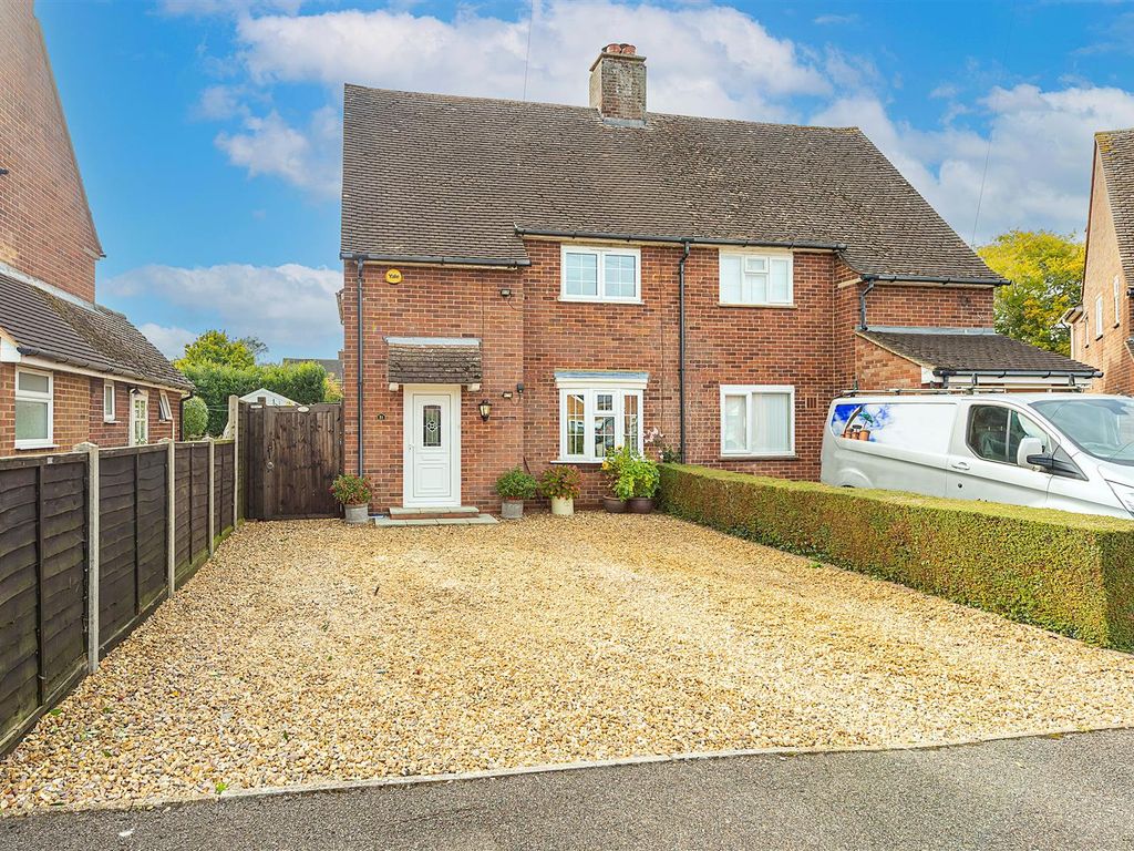 3 Bed Semi Detached House For Sale In Walton Place Weston Turville