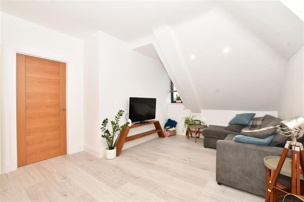 1 bed flat for sale in Cheam Common Road, Worcester Park, Surrey KT4, £ ...