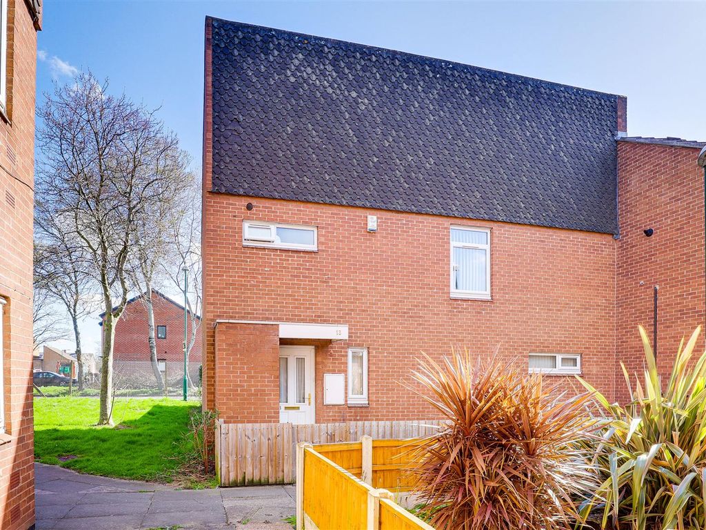 3 Bed End Terrace House For Sale In Royston Close The Meadows