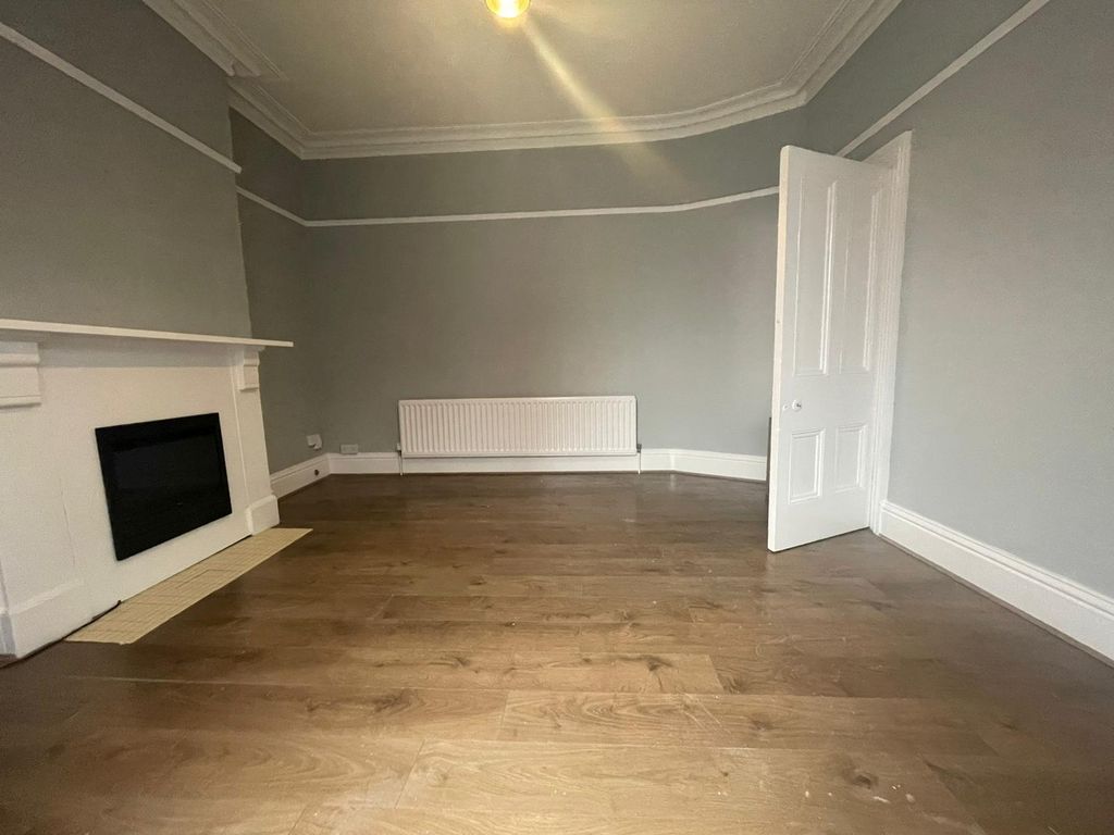 4 bed semi-detached house to rent in Bedford Road L4 - Zoopla