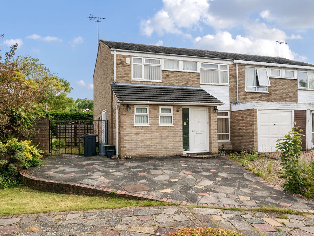 3 Bed Semi Detached House For Sale In Darwin Close Farnborough Village