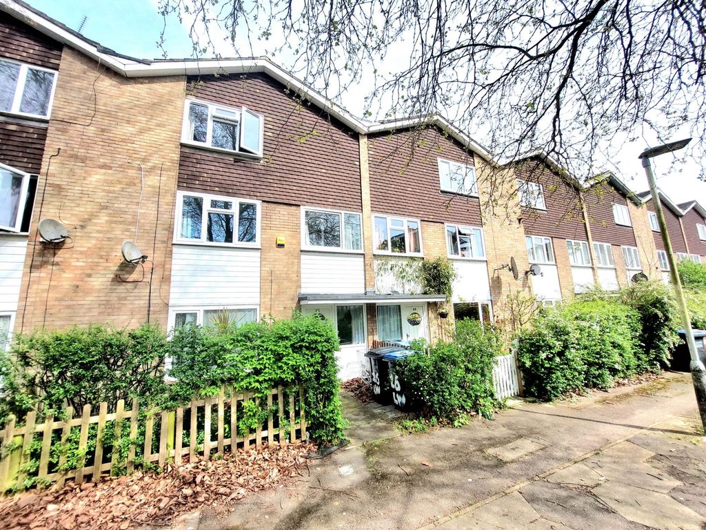 4 bed town house for sale in Link Walk, Hatfield AL10, £335,000 - Zoopla