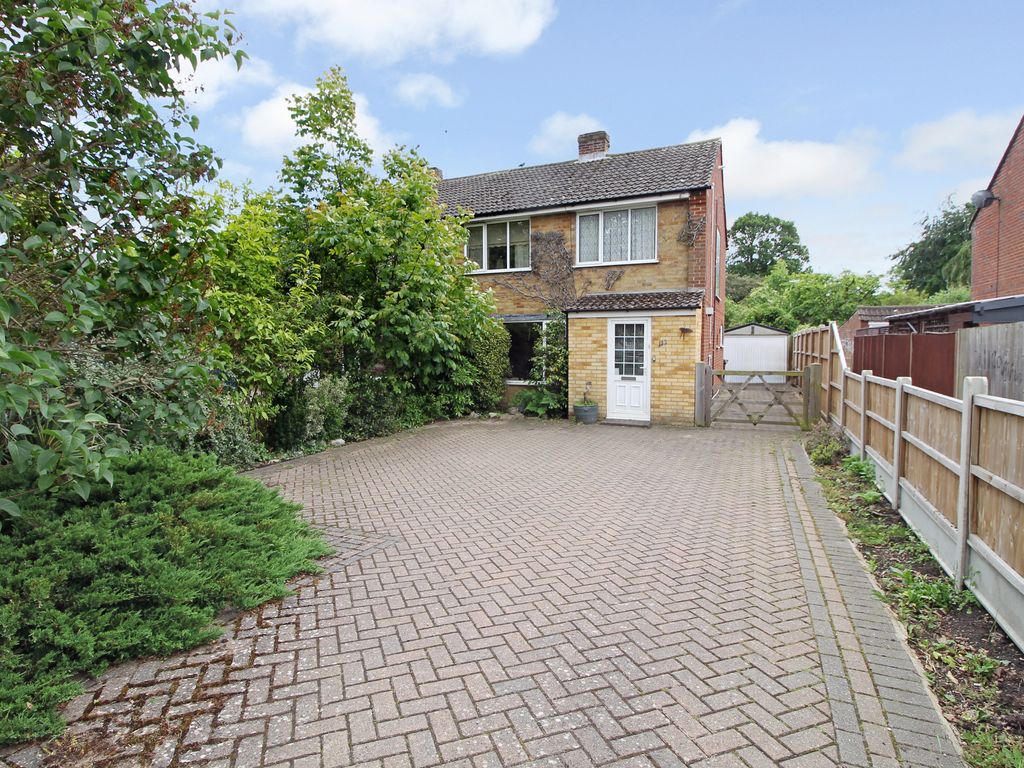 3 Bed Semi Detached House For Sale In West Heath Road Farnborough Gu14