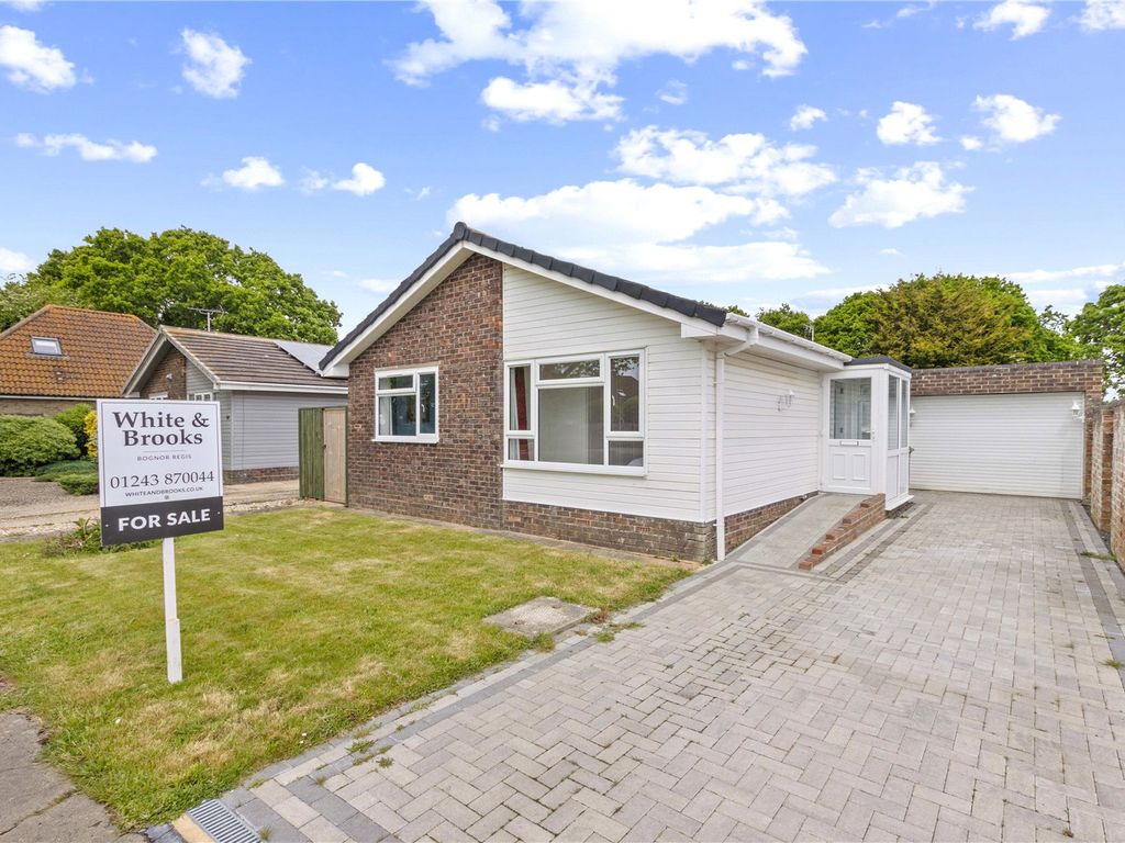3 bed bungalow for sale in Wakefield Way, Aldwick, West Sussex PO21, £ ...
