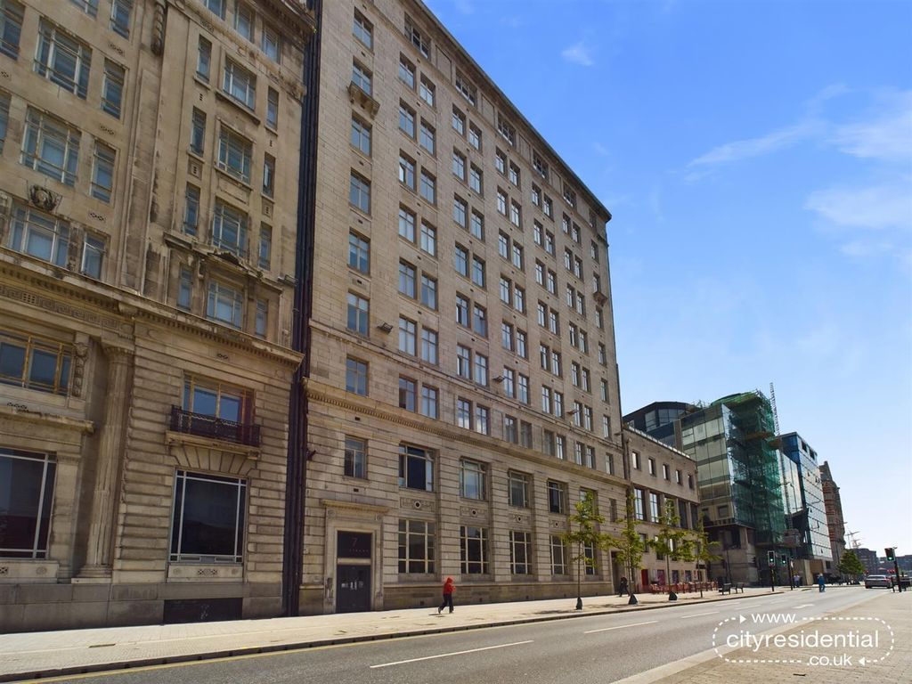 2 bed flat to rent in The Strand, Liverpool L2, £1,250 pcm - Zoopla