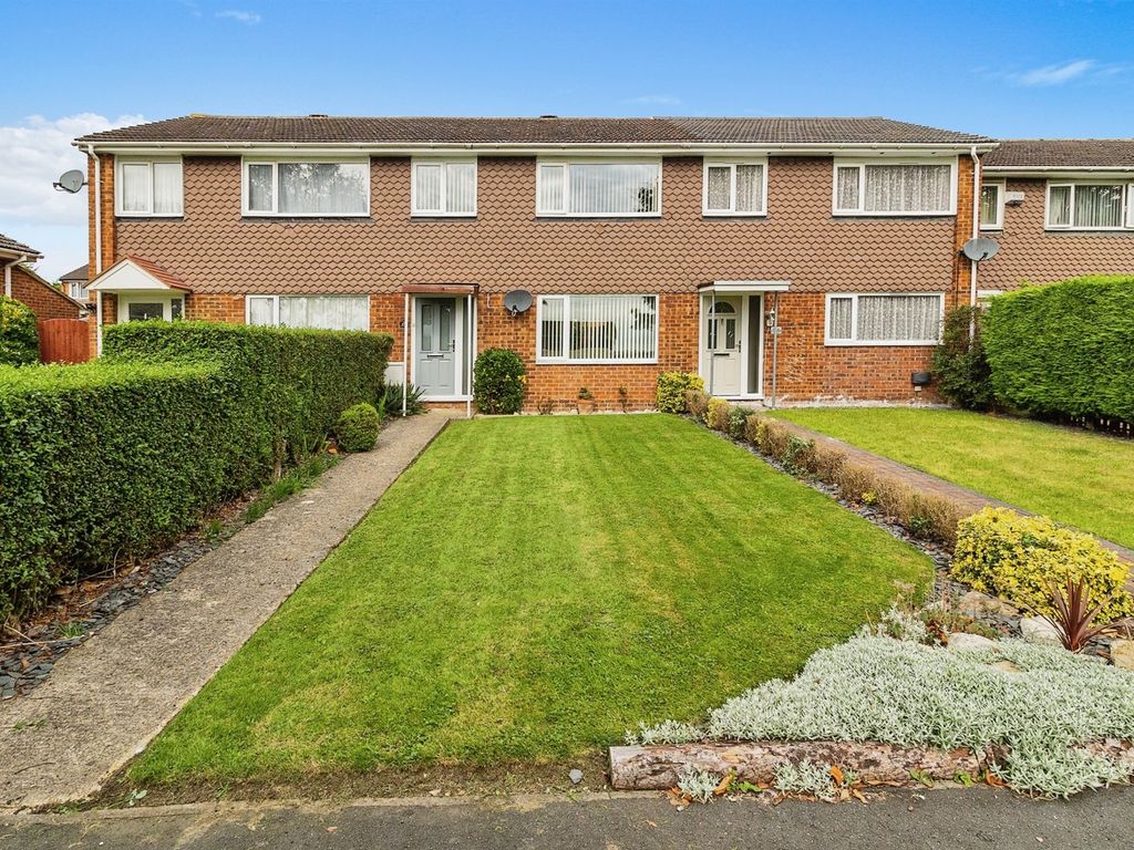3 Bed Terraced House For Sale In Sutherland Grove Bletchley Milton