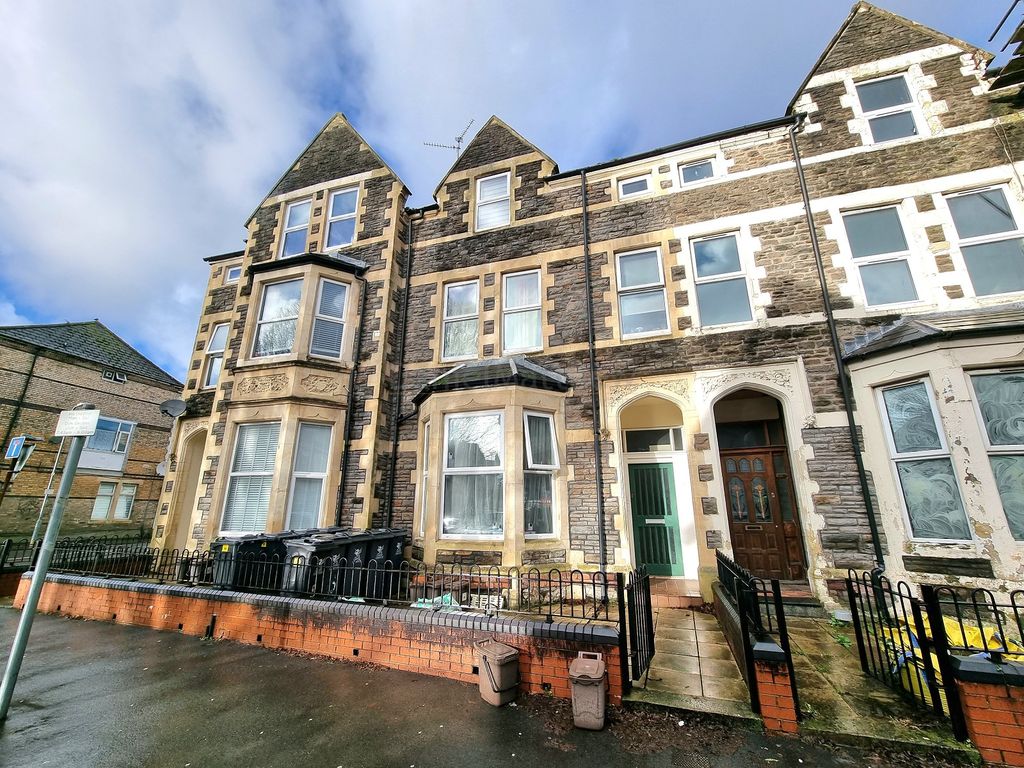 Studio to rent in Despenser Street, Cardiff CF11, £750 pcm - Zoopla