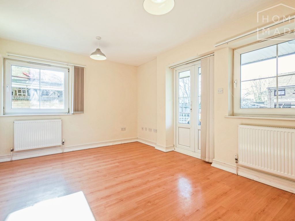3 bed flat to rent in Elizabeth Way, Cambridge CB4 - Zoopla