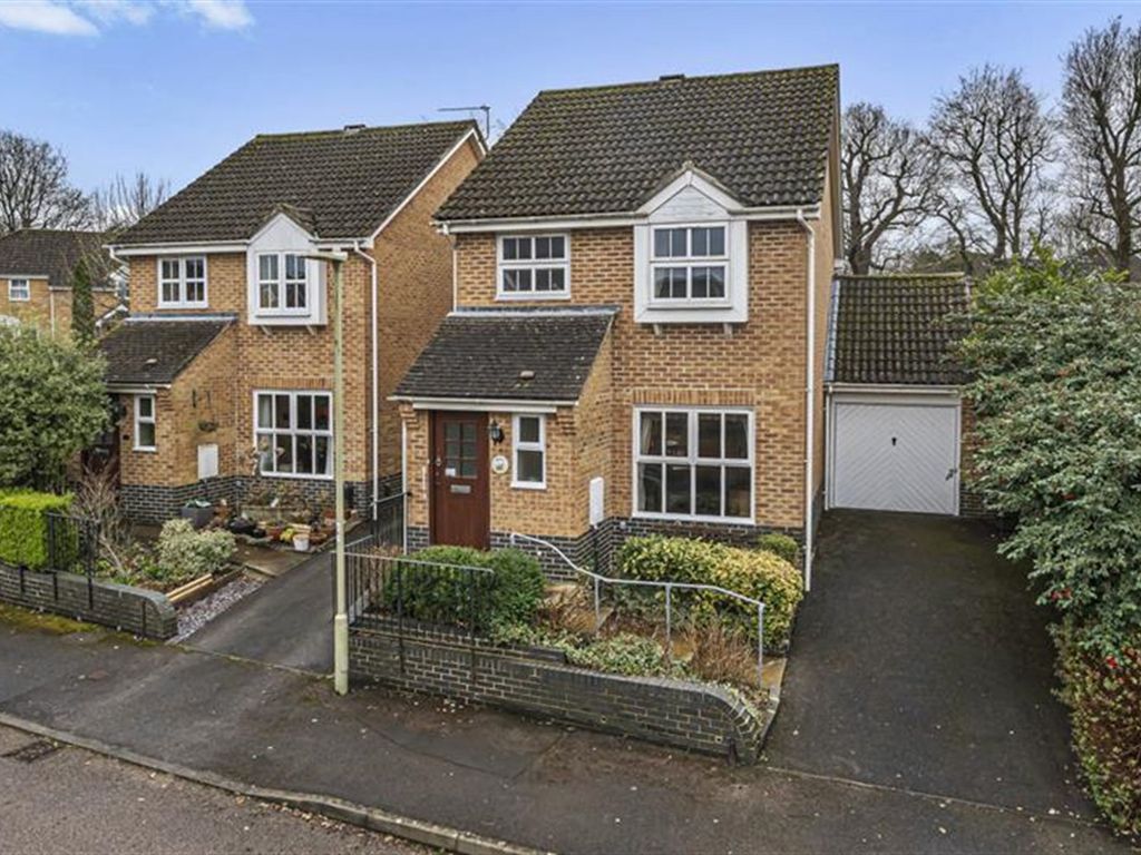 3 bed detached house for sale in 22 Kennet Road, Petersfield, Hampshire ...