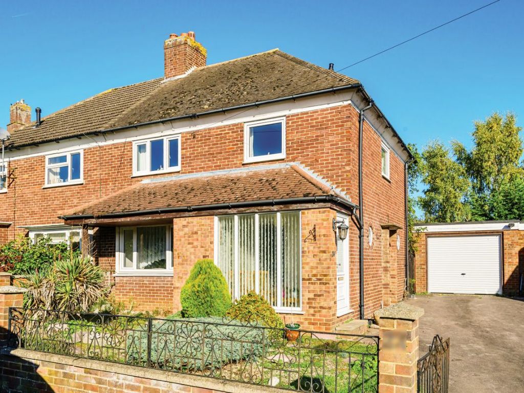 3 Bed Semi Detached House For Sale In Willow Way Ampthill Bedford