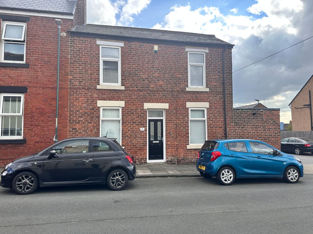2 bed property to rent in Gordon Street, South Shields NE33, £695 pcm ...