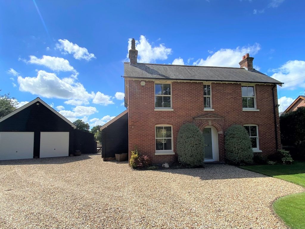 4 Bed Detached House For Sale In Newbridge Cadnam Southampton So40
