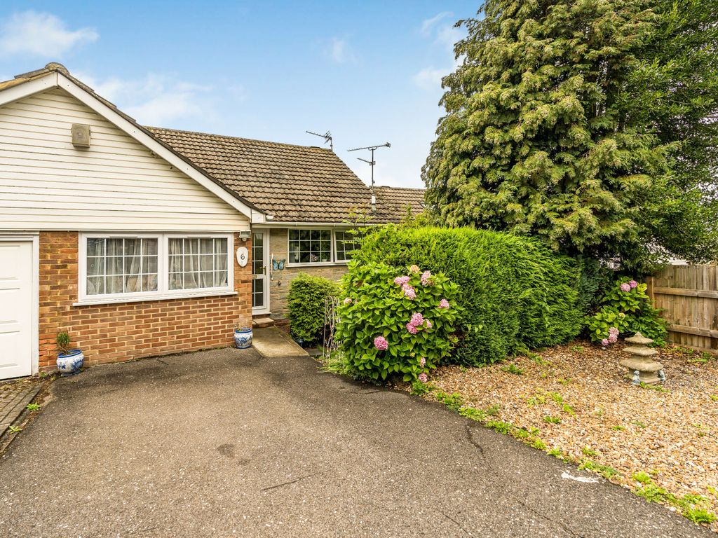 4 Bed Semi Detached House For Sale In Hillborough Grove Chatham Kent