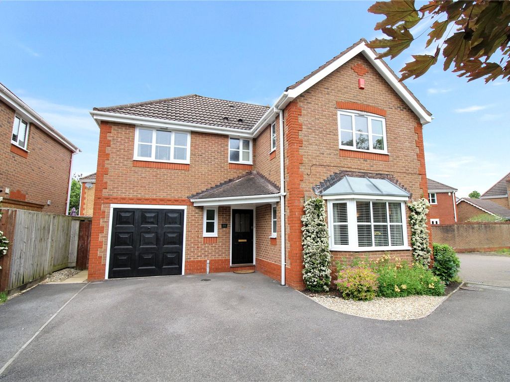 4 Bed Detached House For Sale In Galloway Road Swindon Wiltshire Sn25