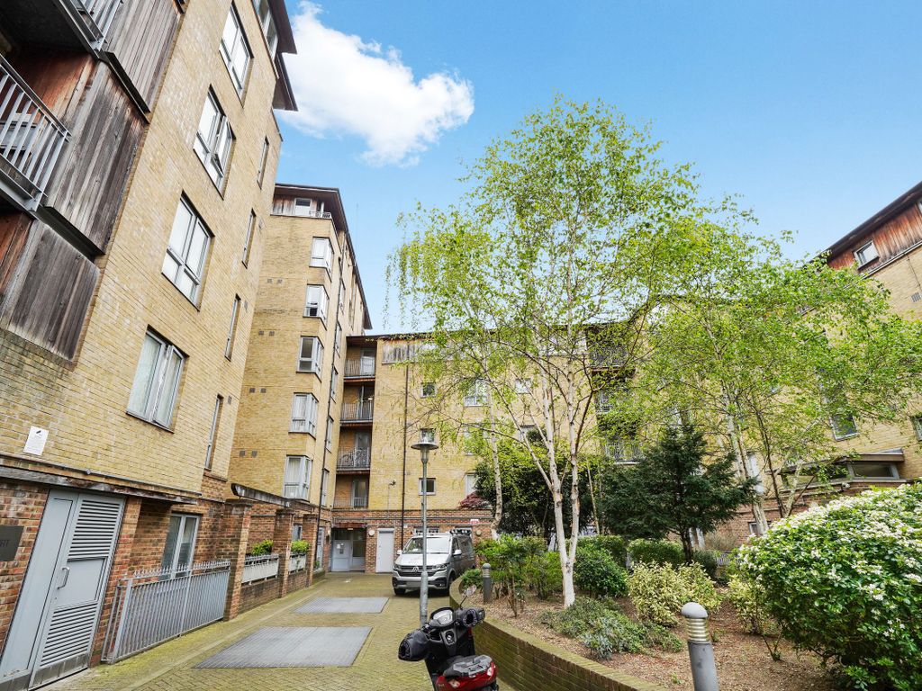 3 bed flat to rent in Elmfield Way, London W9, £2,300 pcm - Zoopla