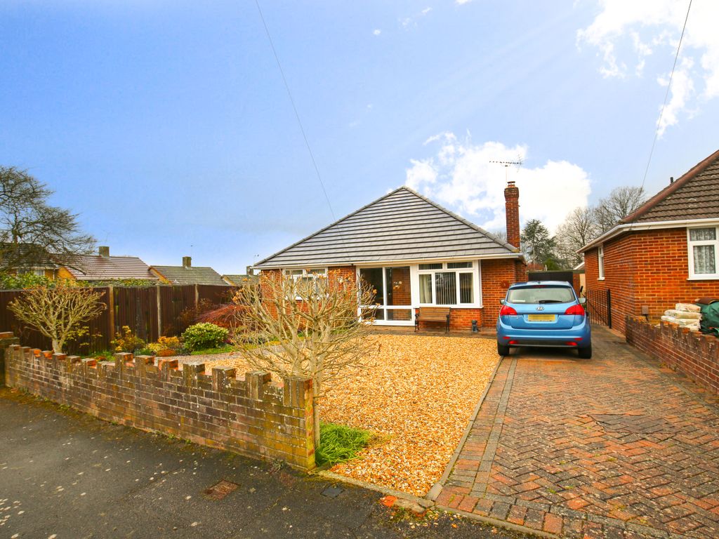 3 bed detached bungalow for sale in Exeter Road, Southampton SO18 - Zoopla