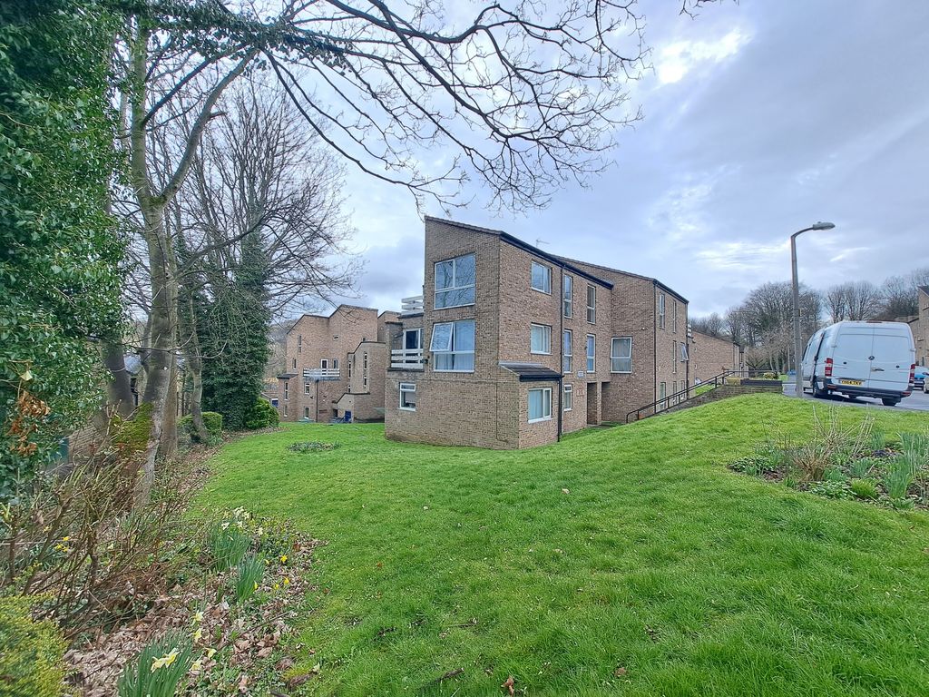 2 bed flat for sale in Frizley Gardens, Frizinghall, Bradford BD9 - Zoopla