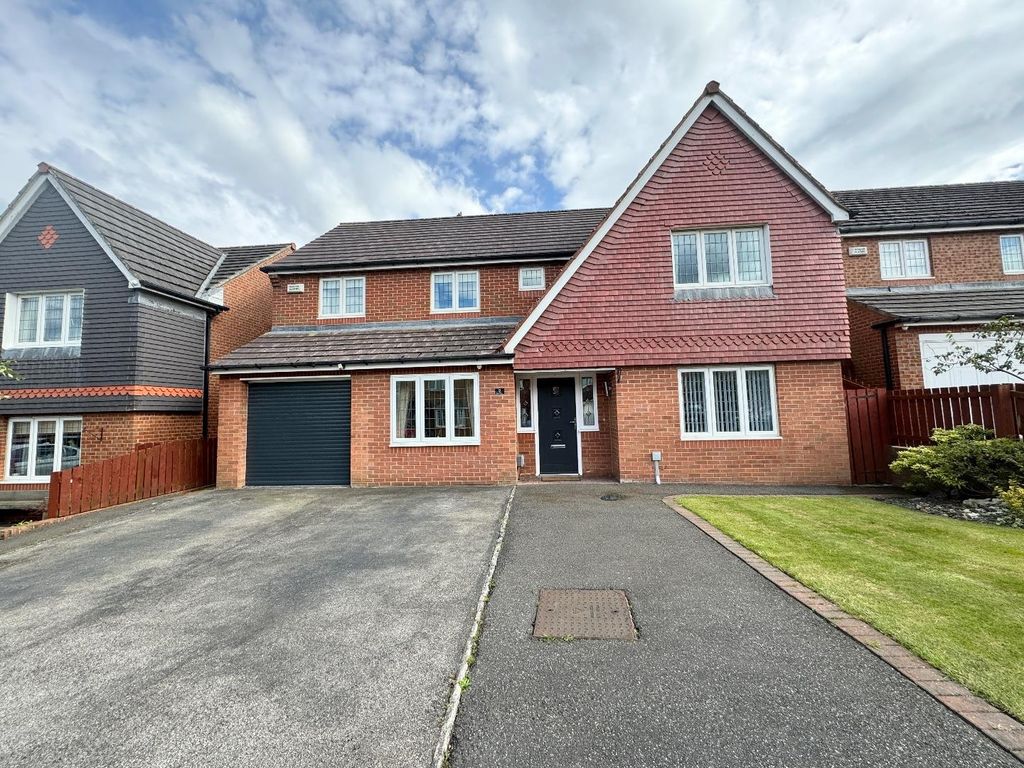 4 Bed Detached House For Sale In Viola Close Hartlepool Ts26 £350 000