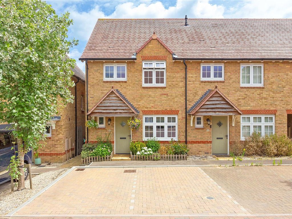 3 Bed End Terrace House For Sale In Parchment Drive Sittingbourne Me10