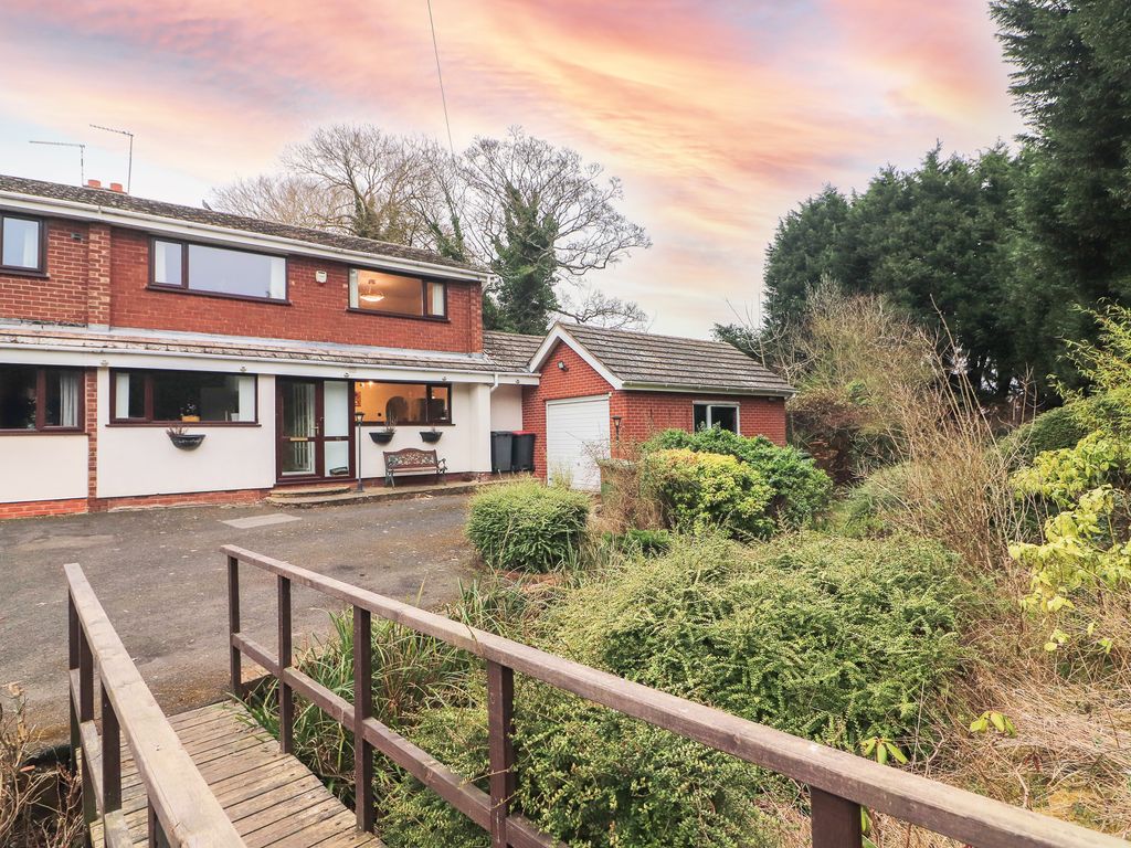 3 Bed Semi Detached House For Sale In Coventry Road Kingsbury