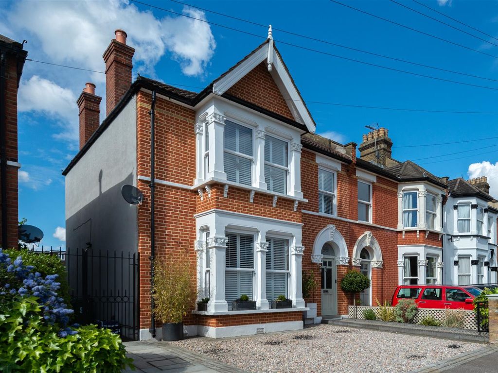 4 bed end terrace house for sale in Greenvale Road, London SE9, £ ...