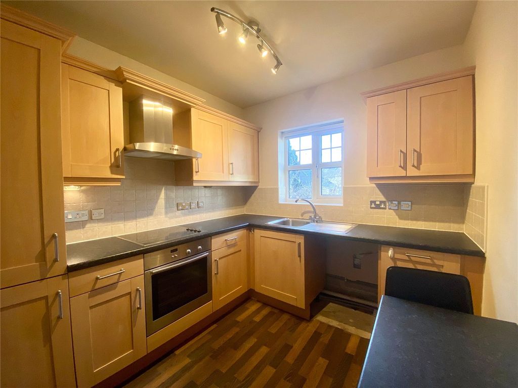 3 bed flat to rent in Spring Meadow, Clitheroe, Lancashire BB7, £825 ...
