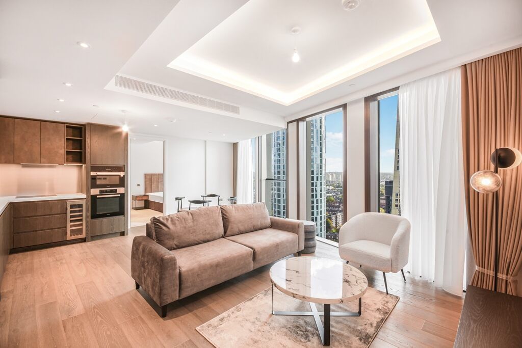 1 bed flat to rent in Carnation Way, London SW8, £3,900 pcm - Zoopla