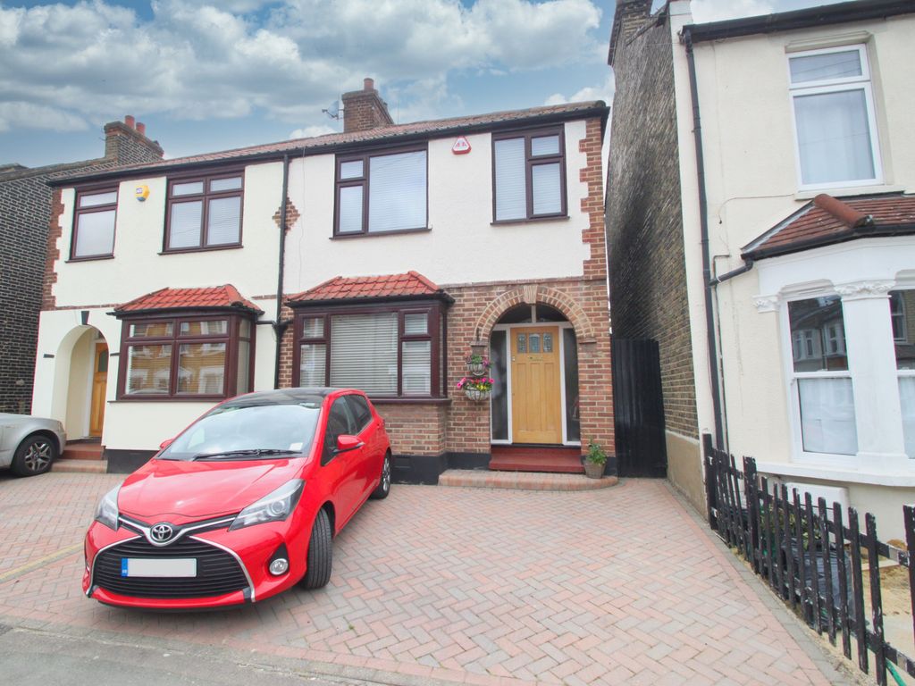3 Bed Semi Detached House For Sale In Prospect Road Woodford Green Ig8