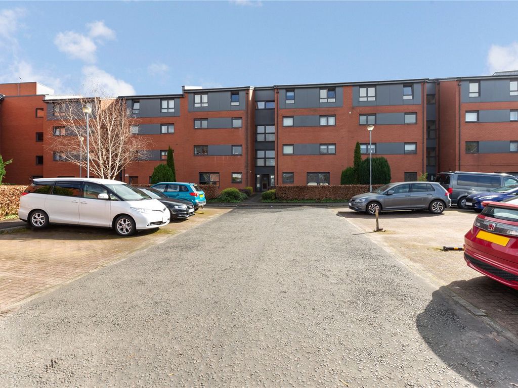 2 bed flat for sale in Clarkston Road, Glasgow G44, £165,000 - Zoopla
