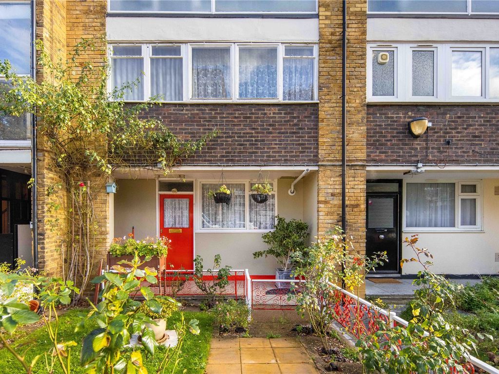 4 bed maisonette for sale in Harpley Square, Stepney, London E1, £ ...