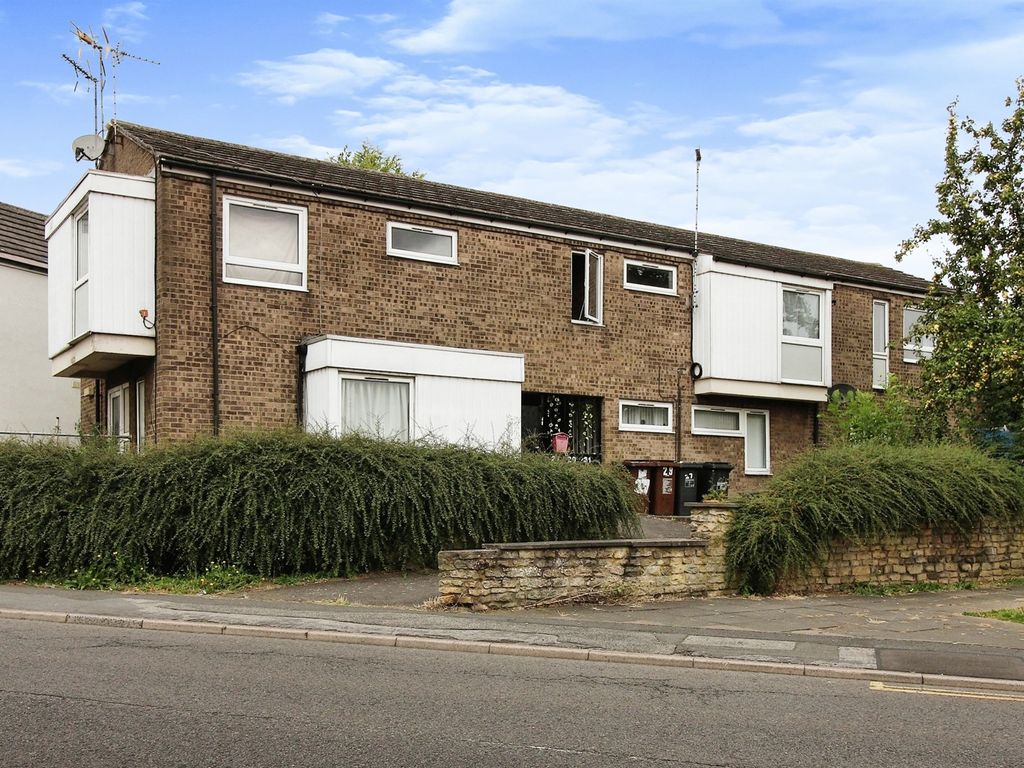 2 bed flat for sale in High Street, Corby NN17, £100,000 - Zoopla