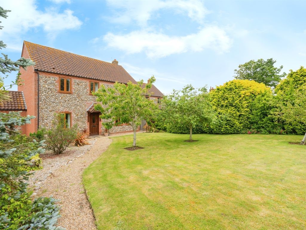 3 bed detached house for sale in Cromer Road, Trimingham, Norwich NR11 ...