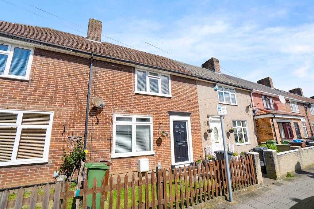 3 Bed Terraced House For Sale In Woodward Road Dagenham Rm9 £375 000